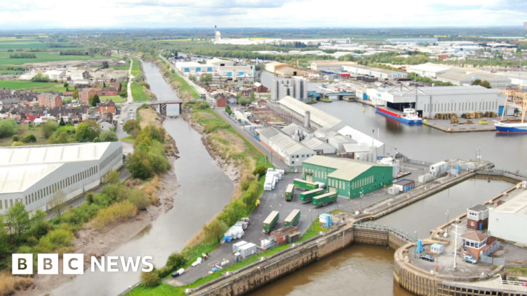 Work on £17m flood defence scheme under way - Where In Hull